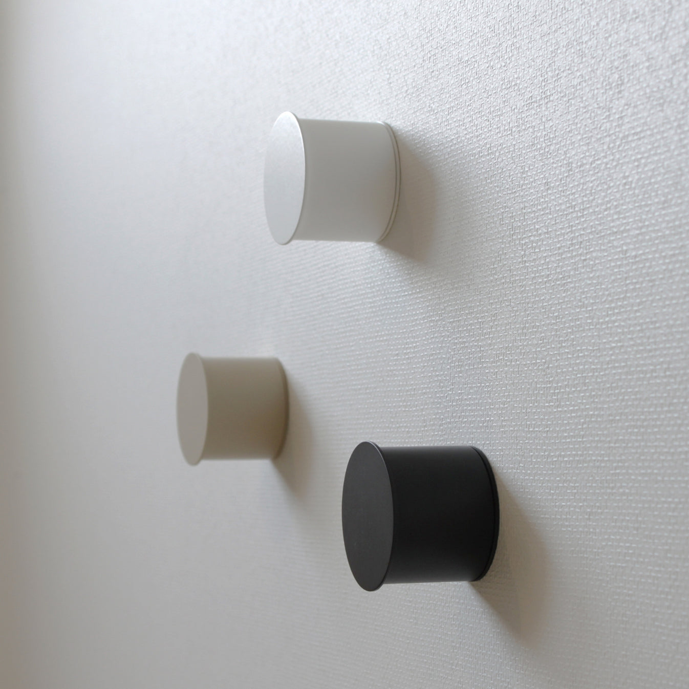 【KUROSHIRO】WALL HOOK（BLACK・WHITE・BEIGE）
