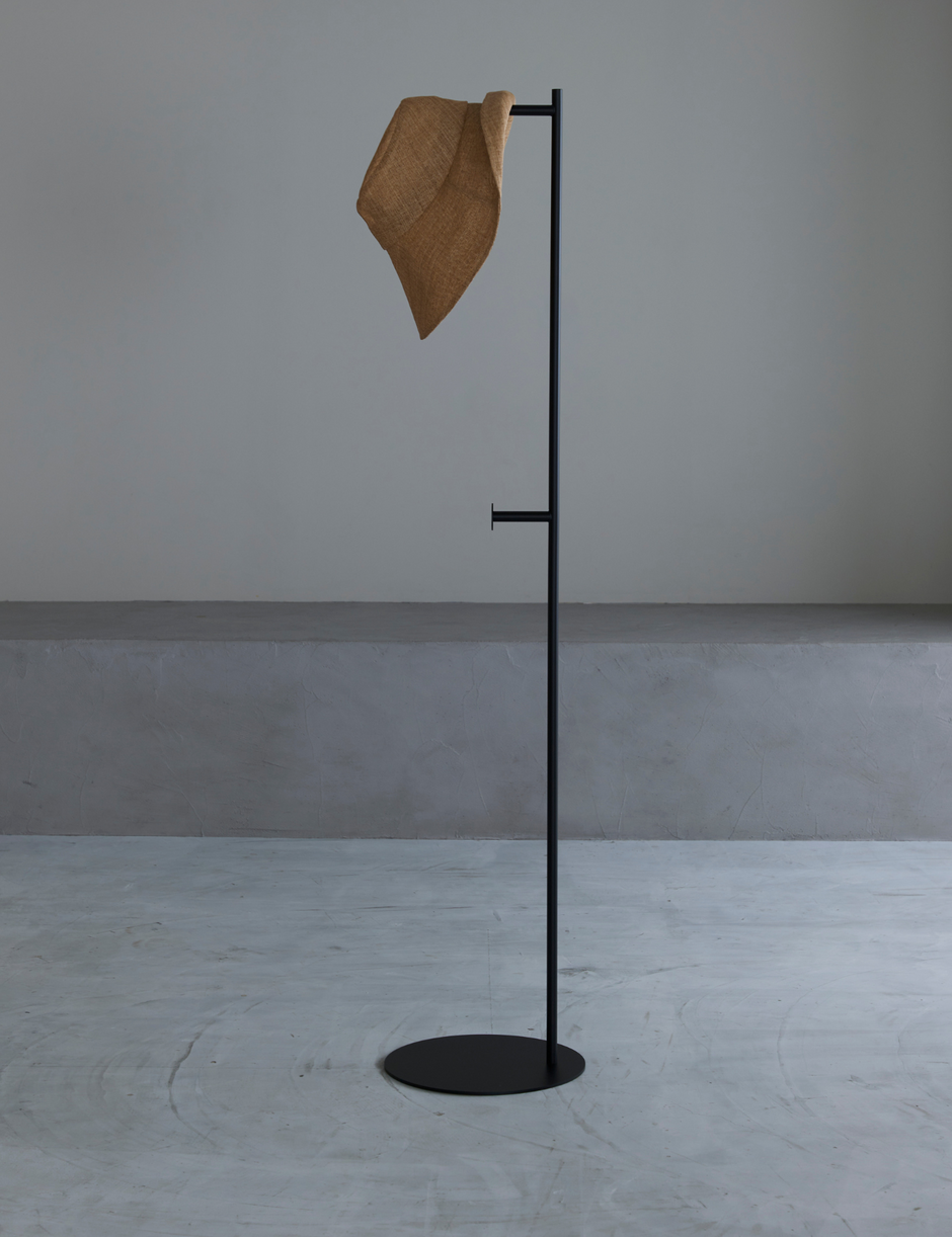 コートハンガー・壁付け収納 – KUROSHIRO